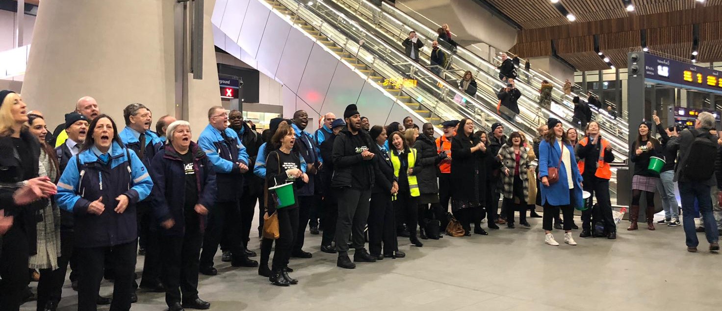 Flash mob brightens up London Bridge commute in support of Railway ...